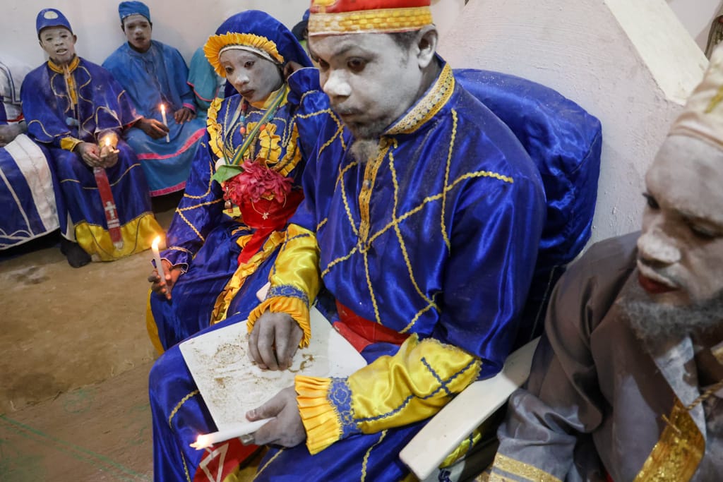 The night of the Bwiti in Gabon, a world that does not sleep.